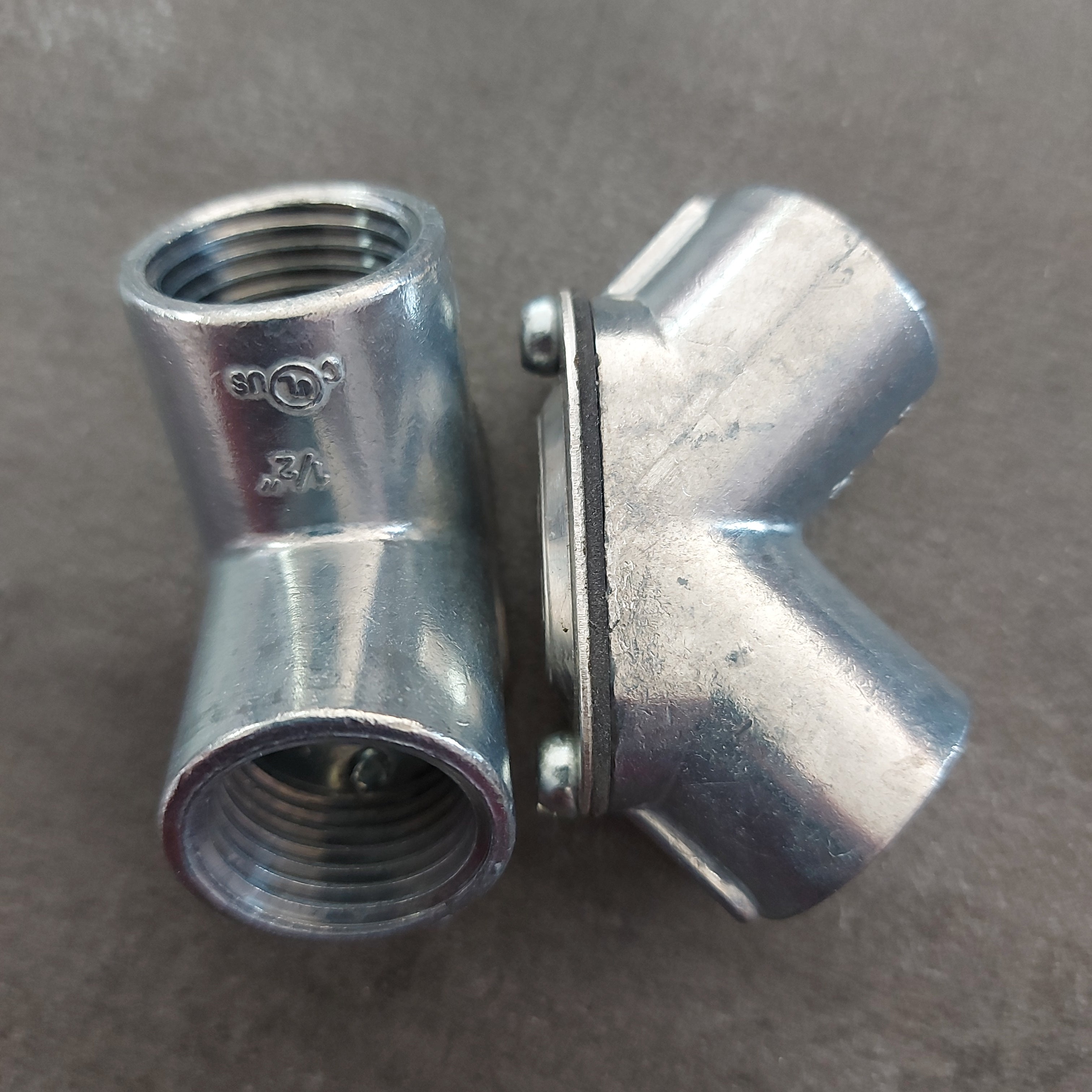 RIG PULLING ELBOW 1'' – Humacao Electric & Plumbing